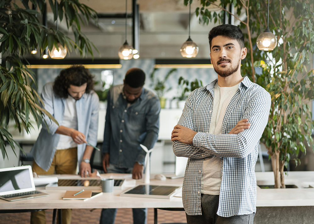 Do You Want to Be Your Own Boss or Prefer Partnerships?